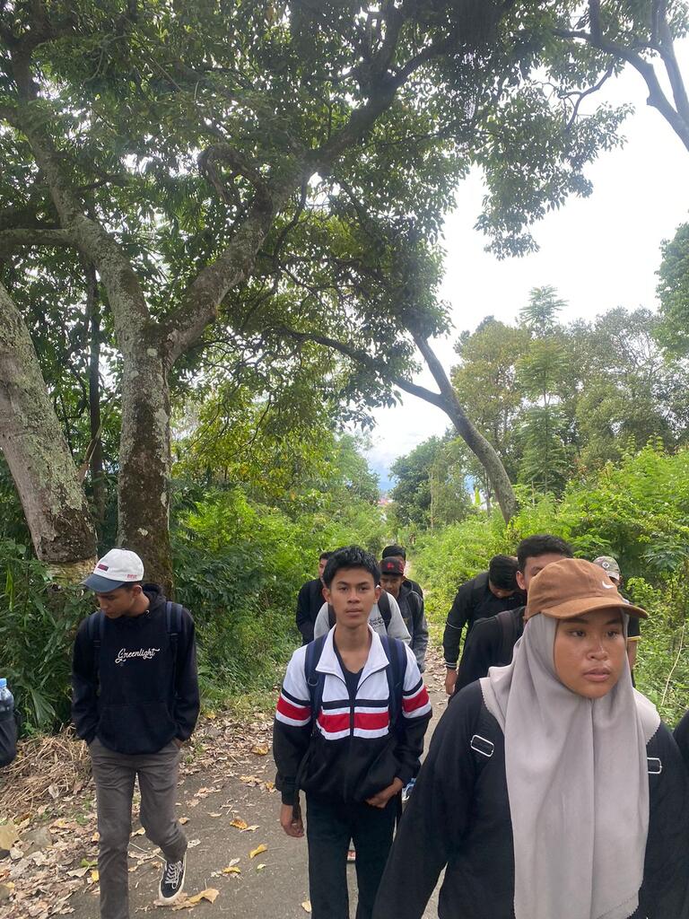 HIKING SISPALA PANTHERA TIGRIS SMA NEGERI 2 SUNGAI PENUH DI AIR TERJUN ...